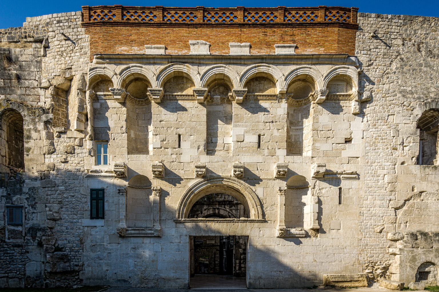 Split Tipps: Sehenswürdigkeiten, Strände & Nachtleben